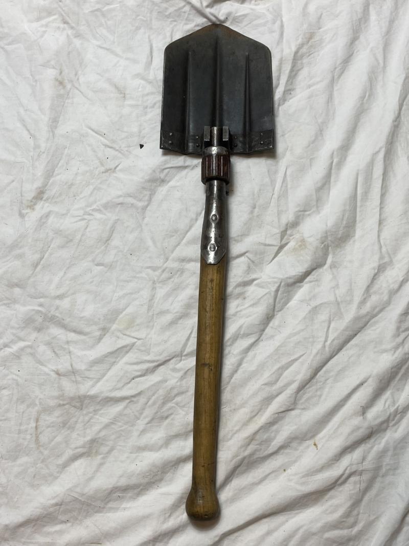 Chase Militaria | WW2 GERMAN FOLDING ENTRENCHING TOOL & 1ST PATTERN CARRIER