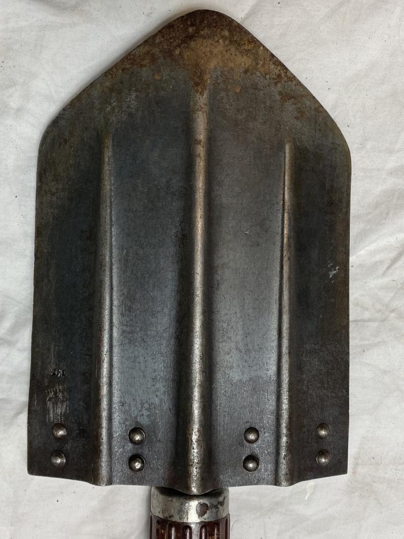 Chase Militaria | WW2 GERMAN FOLDING ENTRENCHING TOOL & 1ST PATTERN CARRIER