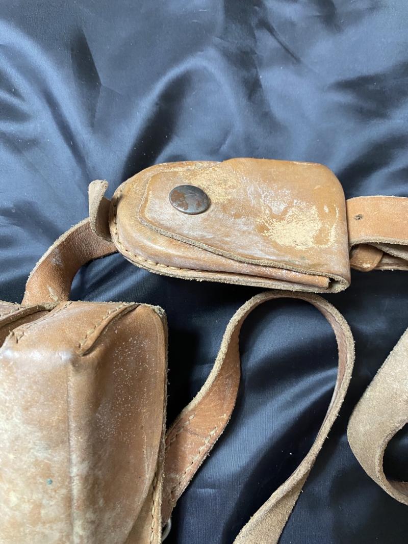 Chase Militaria | M56 SMG LEATHER MAGAZINE POUCH