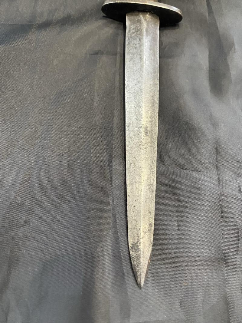 Chase Militaria | WW2 BRITISH FAIRBAIRN SYKES 3RD PATTERN COMMANDO DAGGER