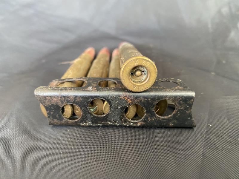 Chase Militaria | WW2 CLIP OF 5 X .303 TRAINING ROUNDS WITH WOODEN HEADS