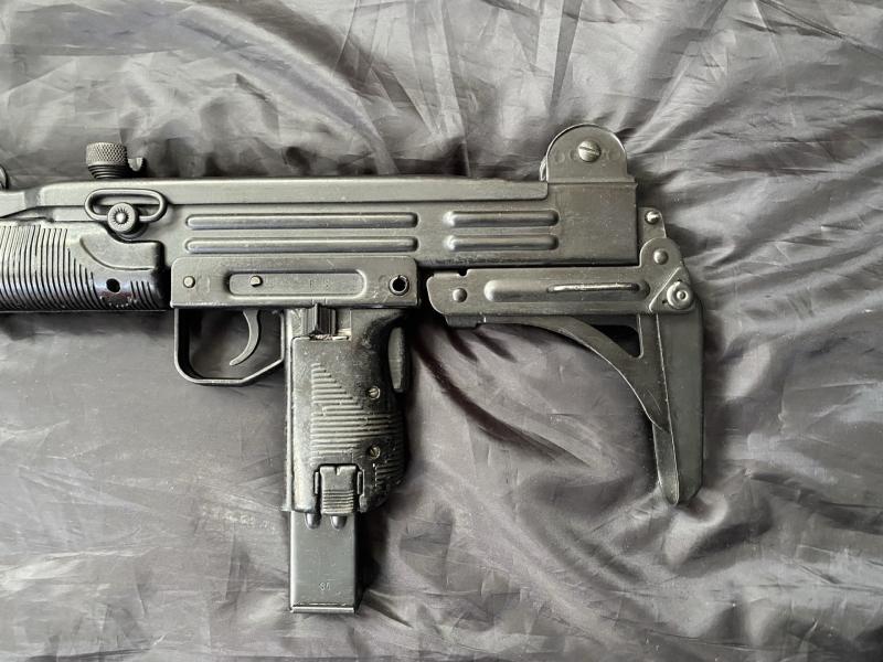 Chase Militaria | DEACTIVATED U.S. MADE UZI WITH 16" BARREL (UK ...