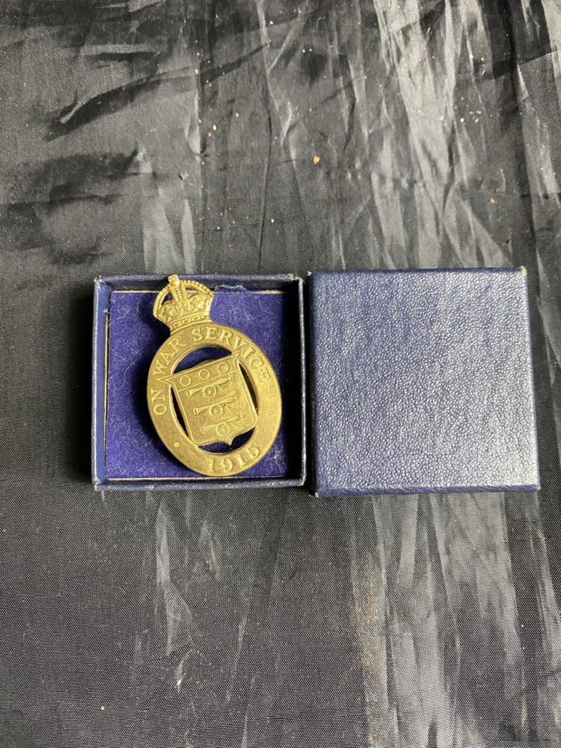 Chase Militaria | ON WAR SERVICE 1915 BADGE IN BOX