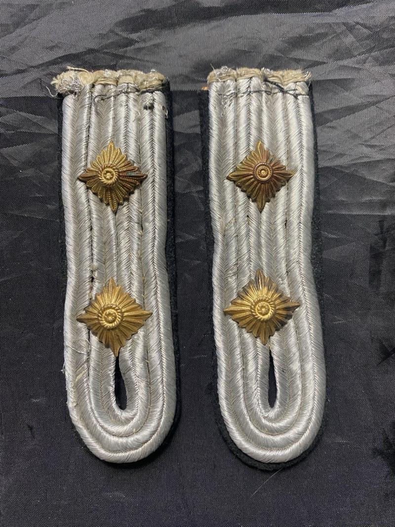 Chase Militaria | WW2 GERMAN PIONEER HAUPTMANN SHOULDER BOARDS