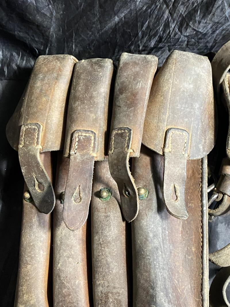 Chase Militaria | M56 SMG LEATHER MAGAZINE POUCH