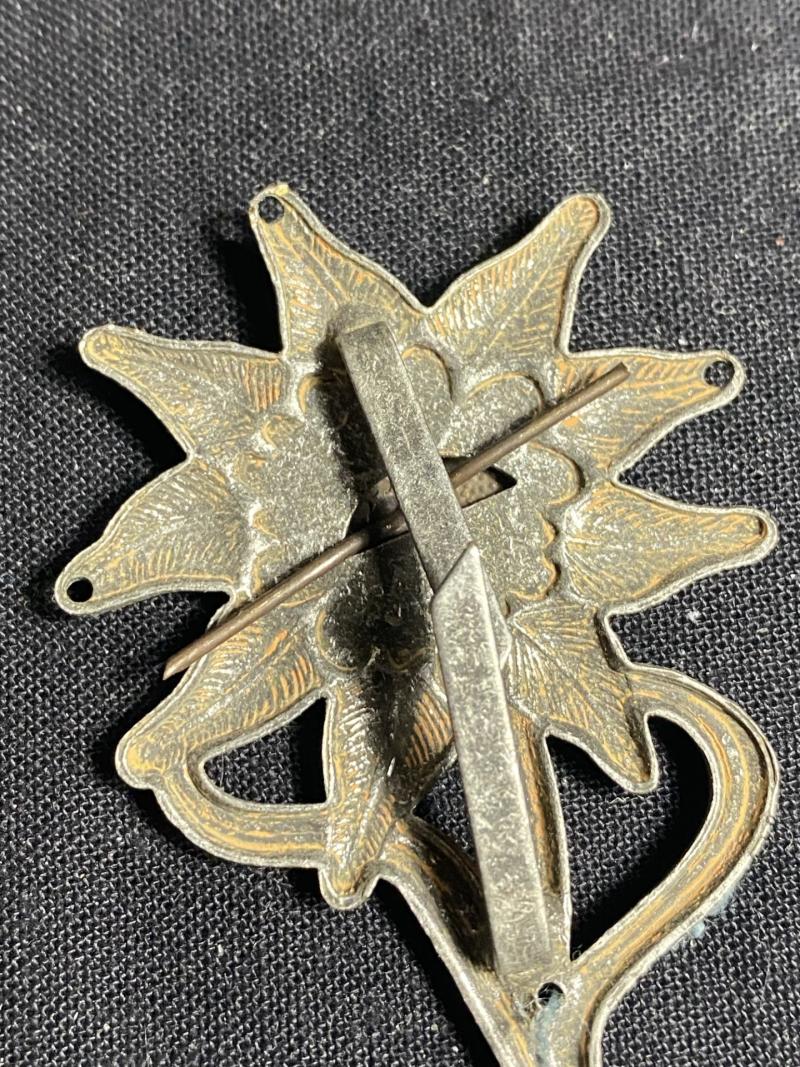 Chase Militaria | WW2 GERMAN GEBIRGSJAGER EDELWEISS CAP INSIGNIA