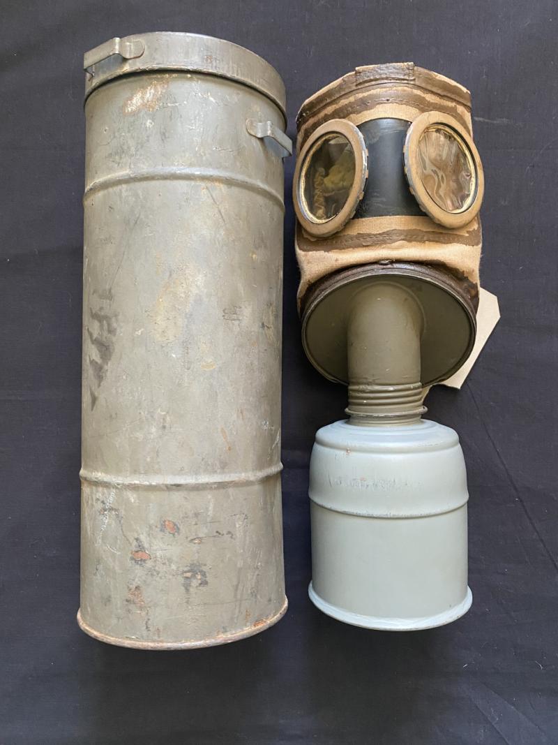 Chase Militaria | WW2 FRENCH TC 38 GAS MASK IN TIN